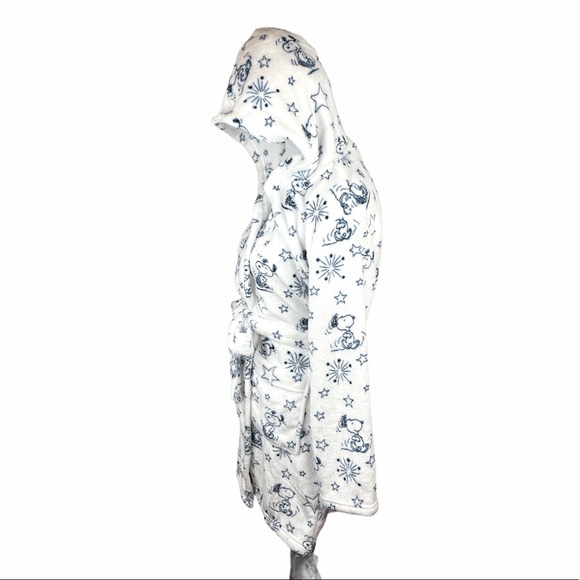 Peanuts | Intimates & Sleepwear | Peanuts Snoopy Fireworks Hooded Robe ...